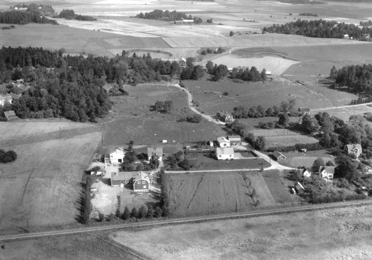 Flygfoto över Funbo socken, Uppland 1958 - Upplandsmuseet / DigitaltMuseum