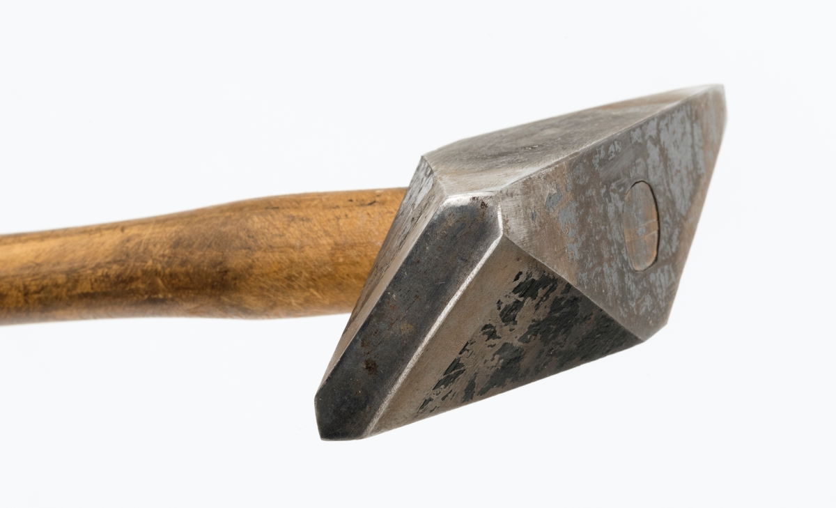 Hammer - Anno Norsk skogmuseum / DigitaltMuseum