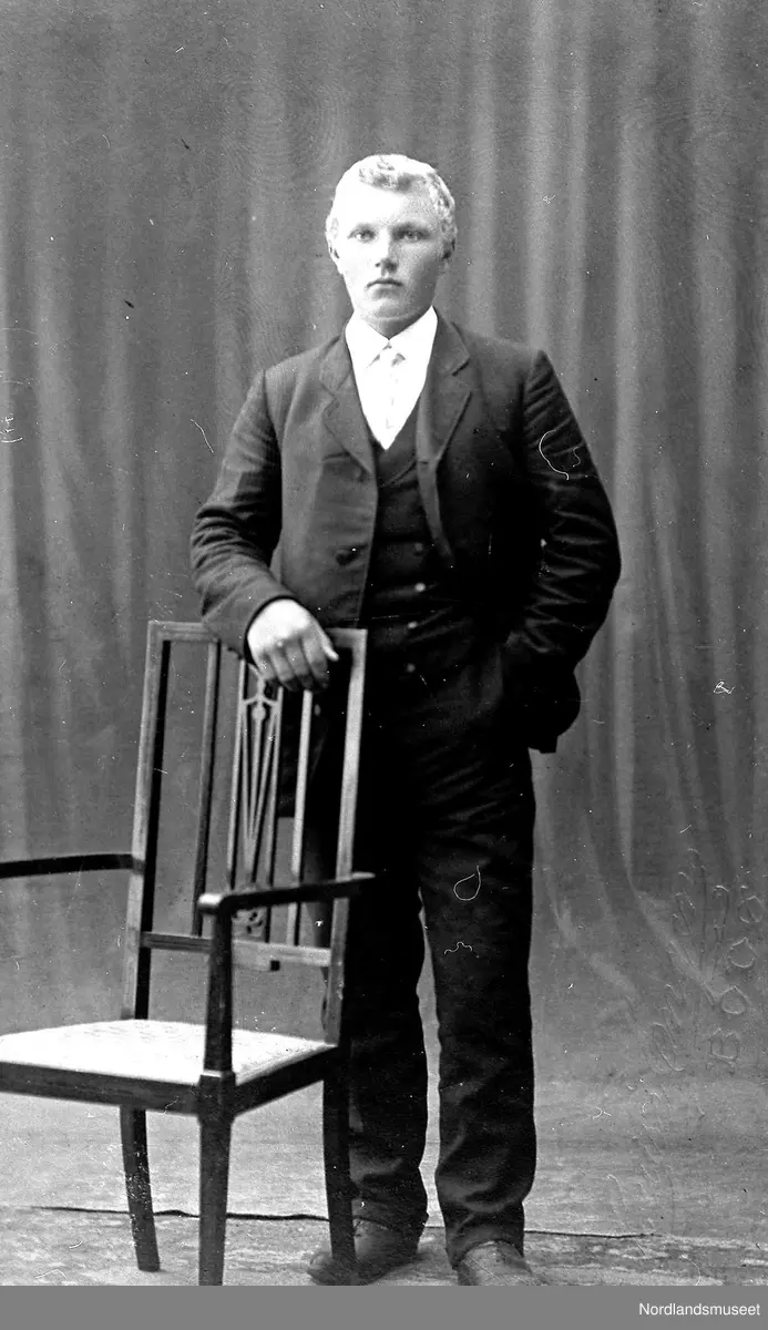 Johan Olsen, Mevær født i 1895 - Nordlandsmuseet / DigitaltMuseum