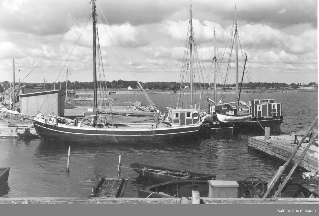 Skuta i Bergkvara hamn. - Kalmar läns museum / DigitaltMuseum