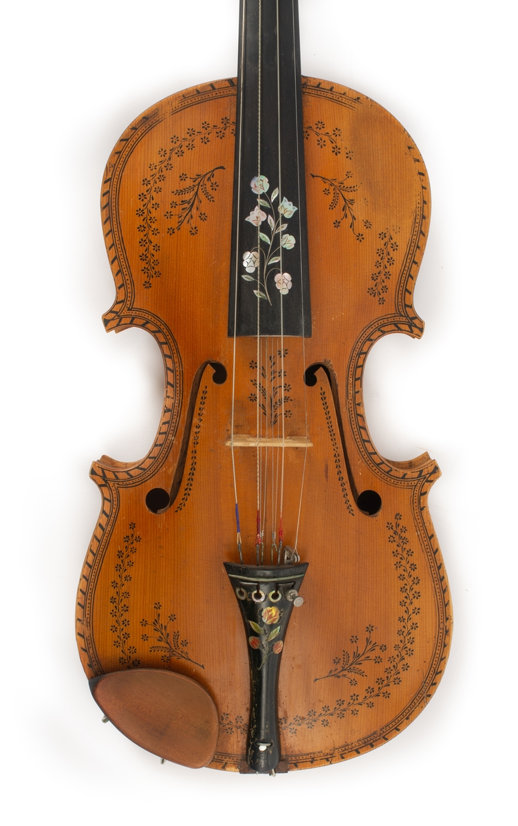 Hardingfele - Valdres Folkemuseum / DigitaltMuseum