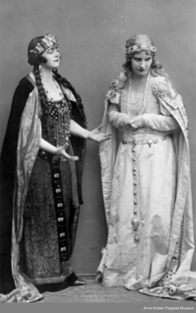 Rollebilde. Kirsten Flagstad som Elsa i Lohengrin, opera av Richard ...